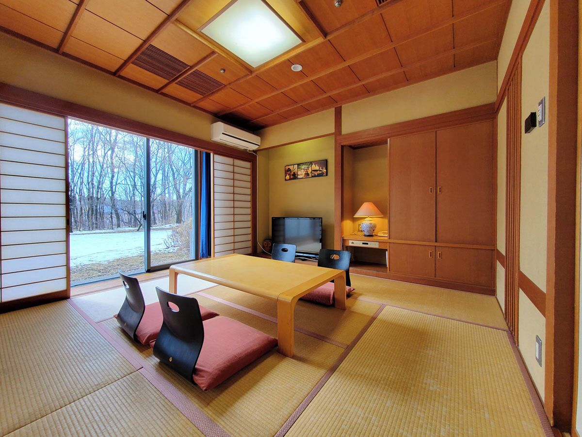 Quarto triplo em estilo japonês, não fumadores