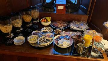 Buffet de pequeno-almoço