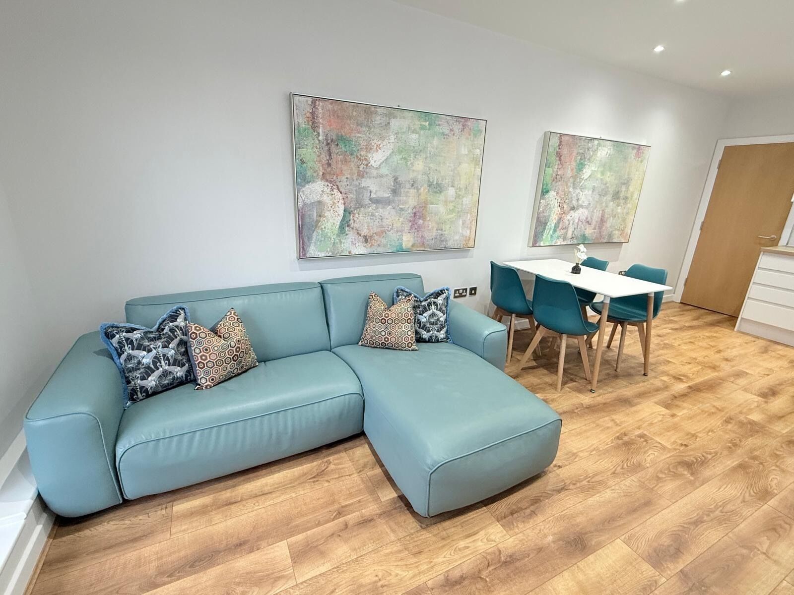 Luxurious Penthouse Apartment - Bedford