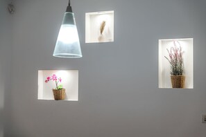 Apartamento em Condomínio Fechado, vista para o jardim | Interior