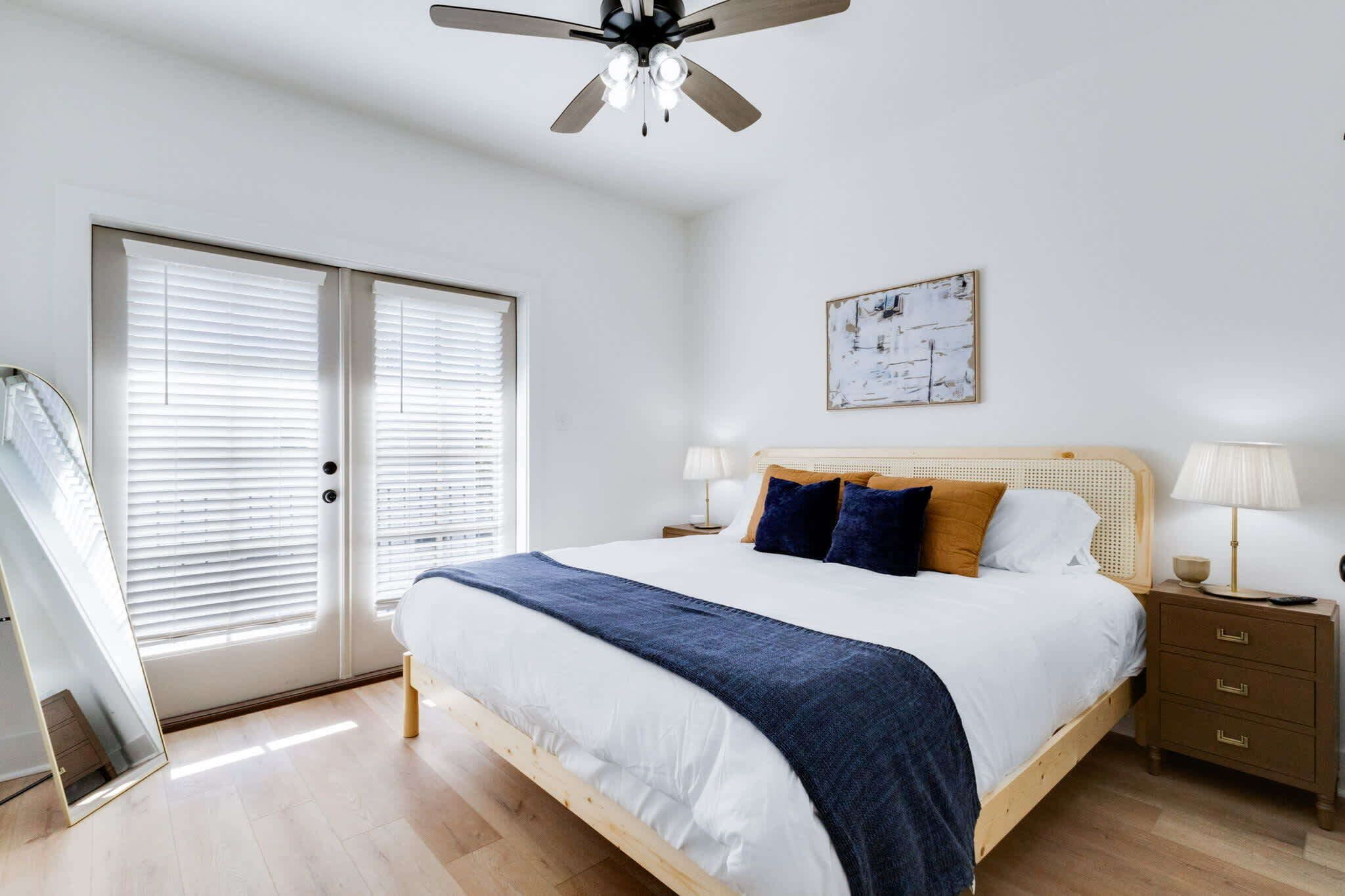New Oakview Loft - River Ranch - 85" Tv - Office - Nespresso - 2 King Beds - Lafayette, LA
