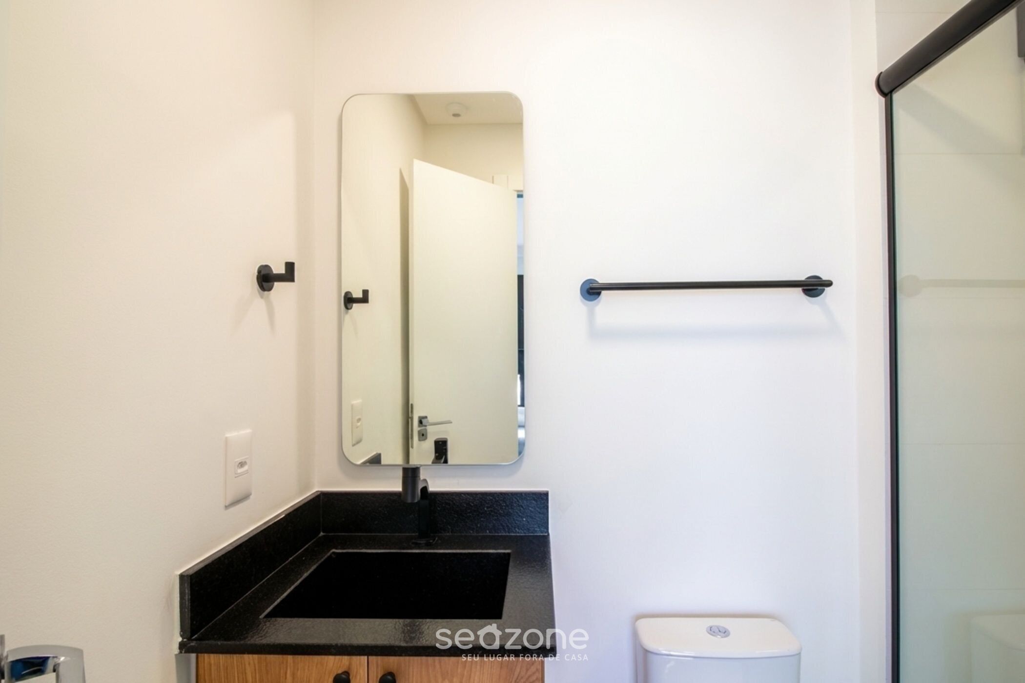 Apartamento Básico | Casa de banho | Chinelos 