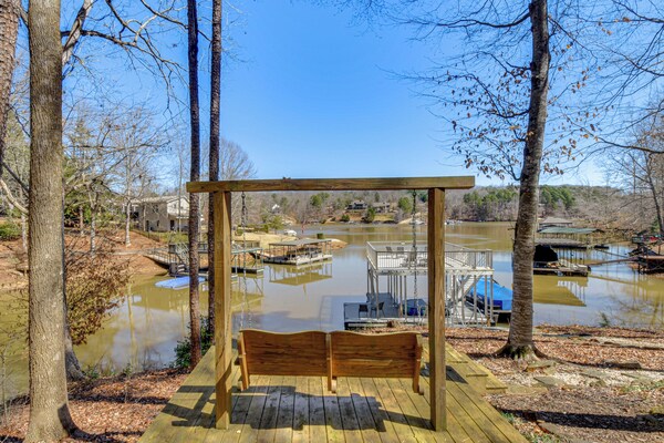Lake Keowee Family Retreat W/ Private Dock - Walhalla, SC
