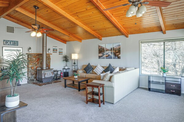 Mtn-view Getaway W/ Game Room, 1 Mi To Kern River! - Kernville, CA