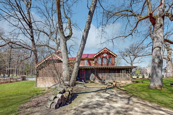 3br Lakefront Cottage W/ Antique Finishes & Pier - Ripon, WI