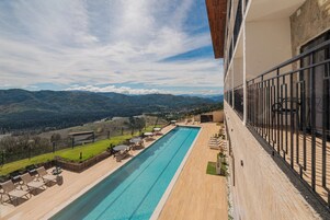 Piscina interna, piscina externa