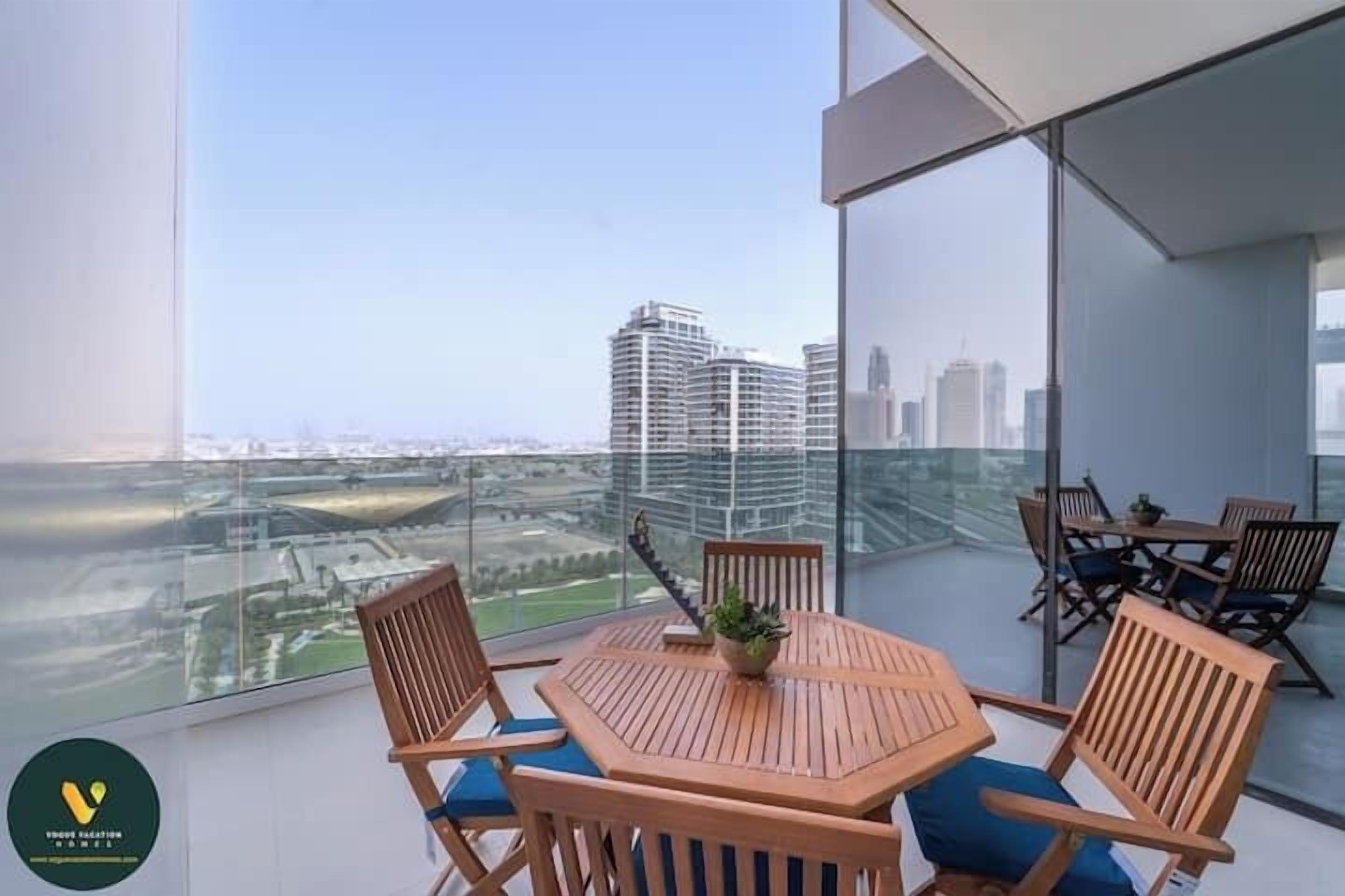 Apartamento superluxo, sacada, vista para a cidade | Vista da sacada