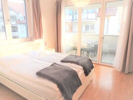 Apartamento em Condomínio Fechado, varanda