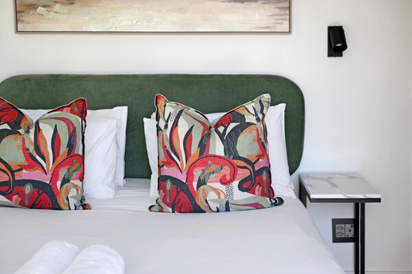 Trendy Lifestyle Building 1 Bedroom Secure - Western Cape
