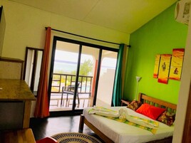 Quarto casal conforto, sacada, vista para a lagoa