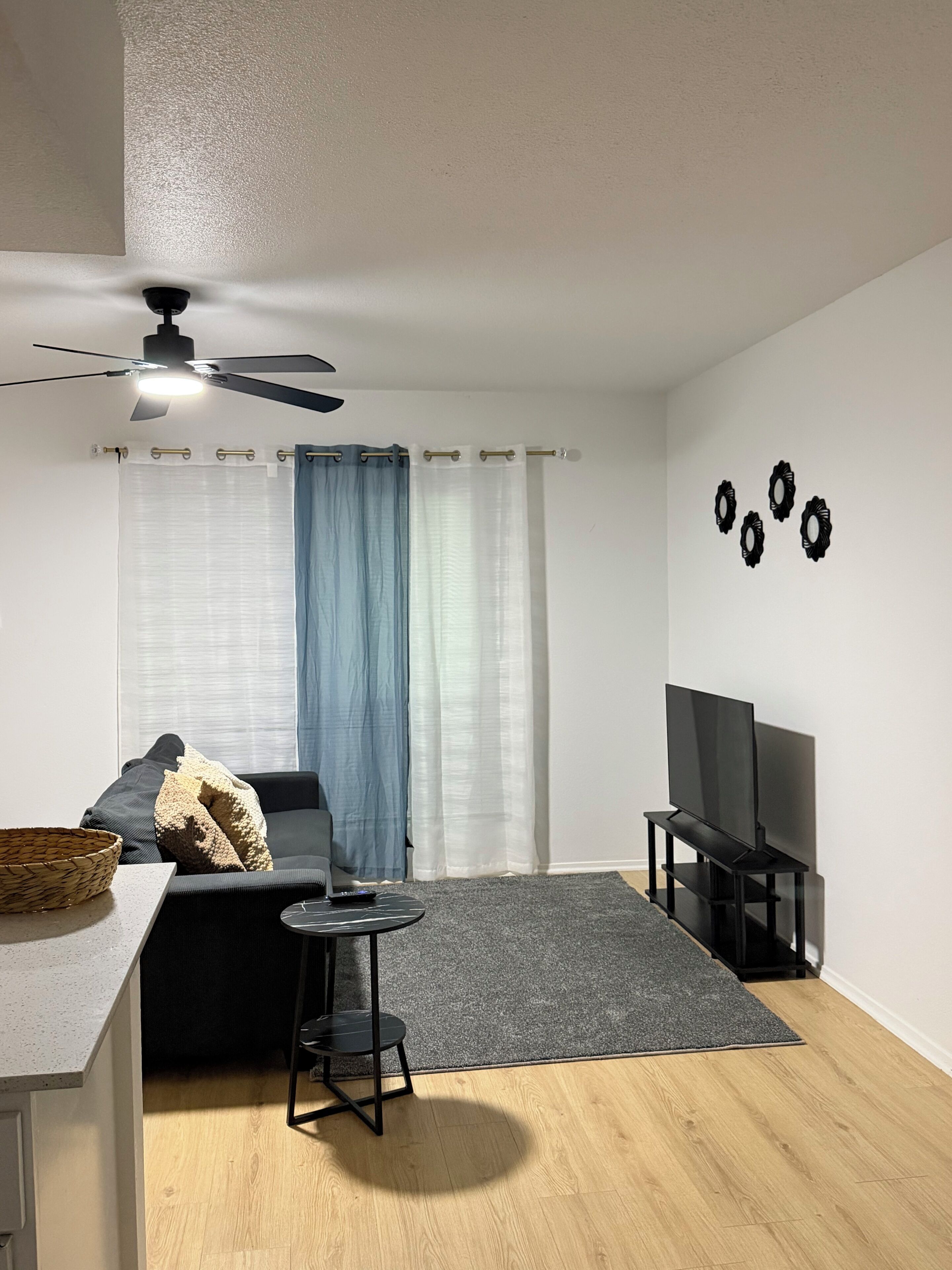 Peaceful 1-bedroom Apartment In Downtown Austin -Redriver Haven Retreat - Austin, TX