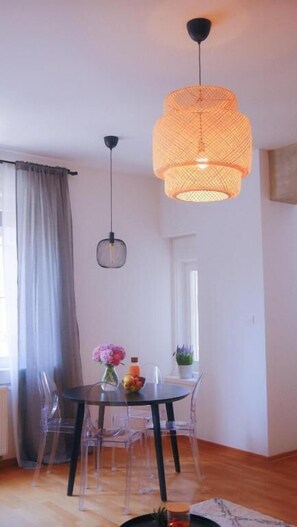 Apartamento Premium, Vista para a cidade | Restaurantes