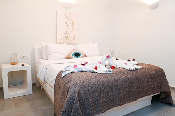 Mati Cave Villas - Santorini