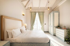 Vila, 4 quartos, piscina particular | Roupas de cama premium, edredons de pluma