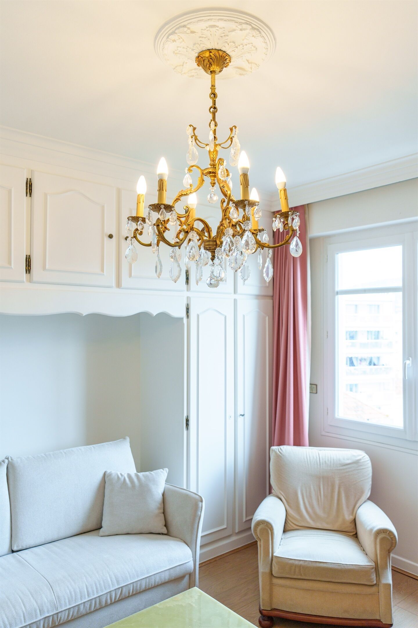 Classic French & Modern Comfort In Cannes - Cannes