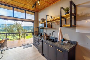 Maraey - Chalé nas Árvores | Cozinha privada | Uma cafeteira/bule, uma chaleira elétrica 