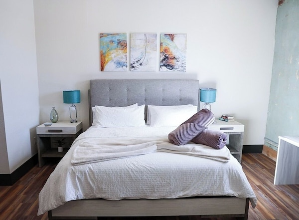 Brick Street Hotel - 실로