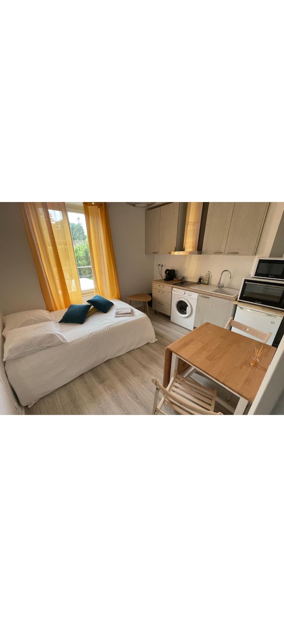 Cosy F2 History - Milly-la-Forêt