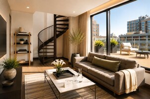 Cobertura, terraço | Roupas de cama premium, edredons de pluma, cofres nos quartos