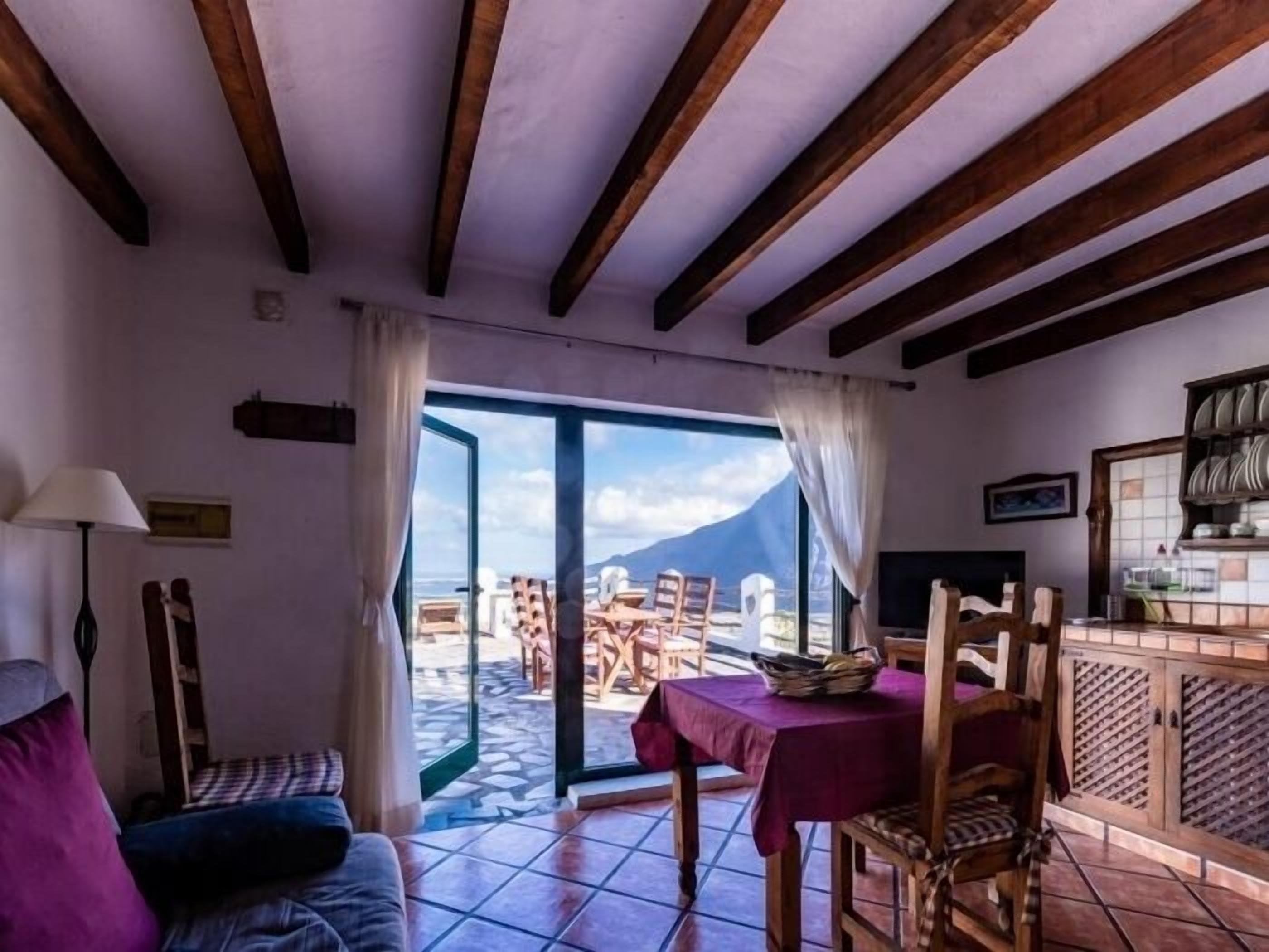 Apartment In Frontera: Tennis, Pool & A/c (Sleeps 6) - El Hierro