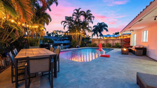 Soleil Breeze By Avantstay Pool + Canalfront Home + Outdoor Dining Canal Deck + Kayak 10 Mins To The Beach - Fort Lauderdale