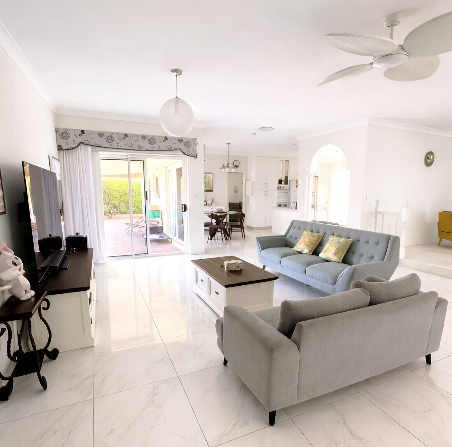 Seaside Luxury Oasis | 4 Bedrooms | Central Air Conditioning - Russell Island