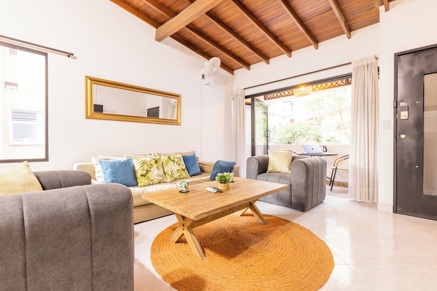 Stylish And Spacious Hidden Gem In Poblado With A/c, Walk To Provenza & Lleras! - コロンビー メデジン