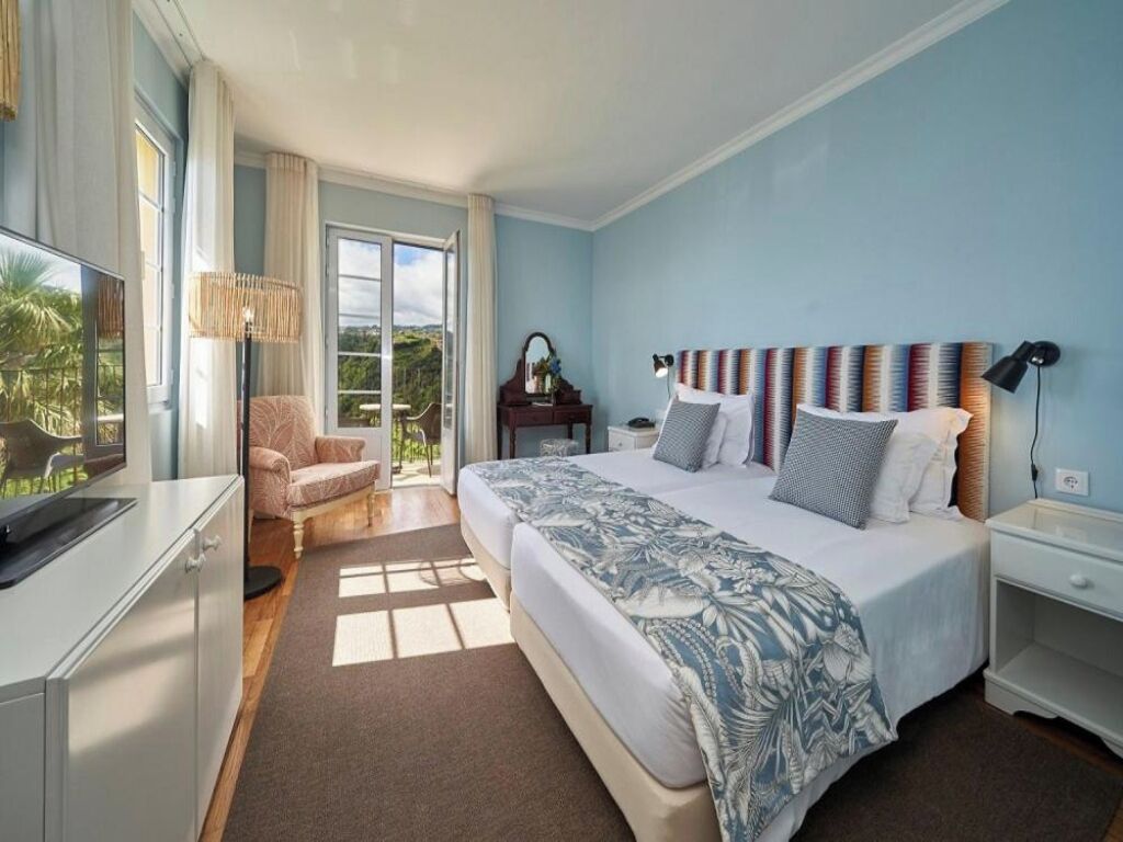Relax And Recharge In Scenic Madeira Room | Breakfast Included | Pool Access - Santana