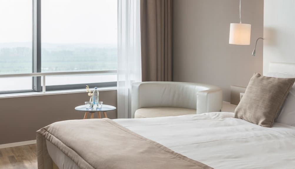 Lux Haven W/view | Spa & Dining Onsite Near Breathtaking Nature & Local Landmark - Ede