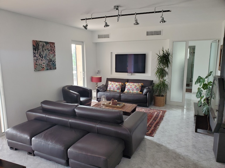 Quiet South Facing Villa With Pool. Panoramic View! - Grasse