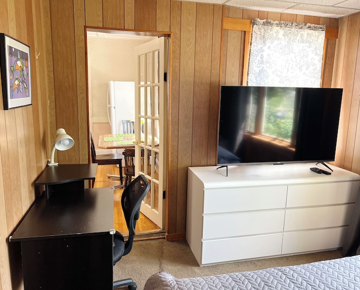 Good 1 Br Apt, Private Separate Entrance, 1st Fl. - Malden, MA