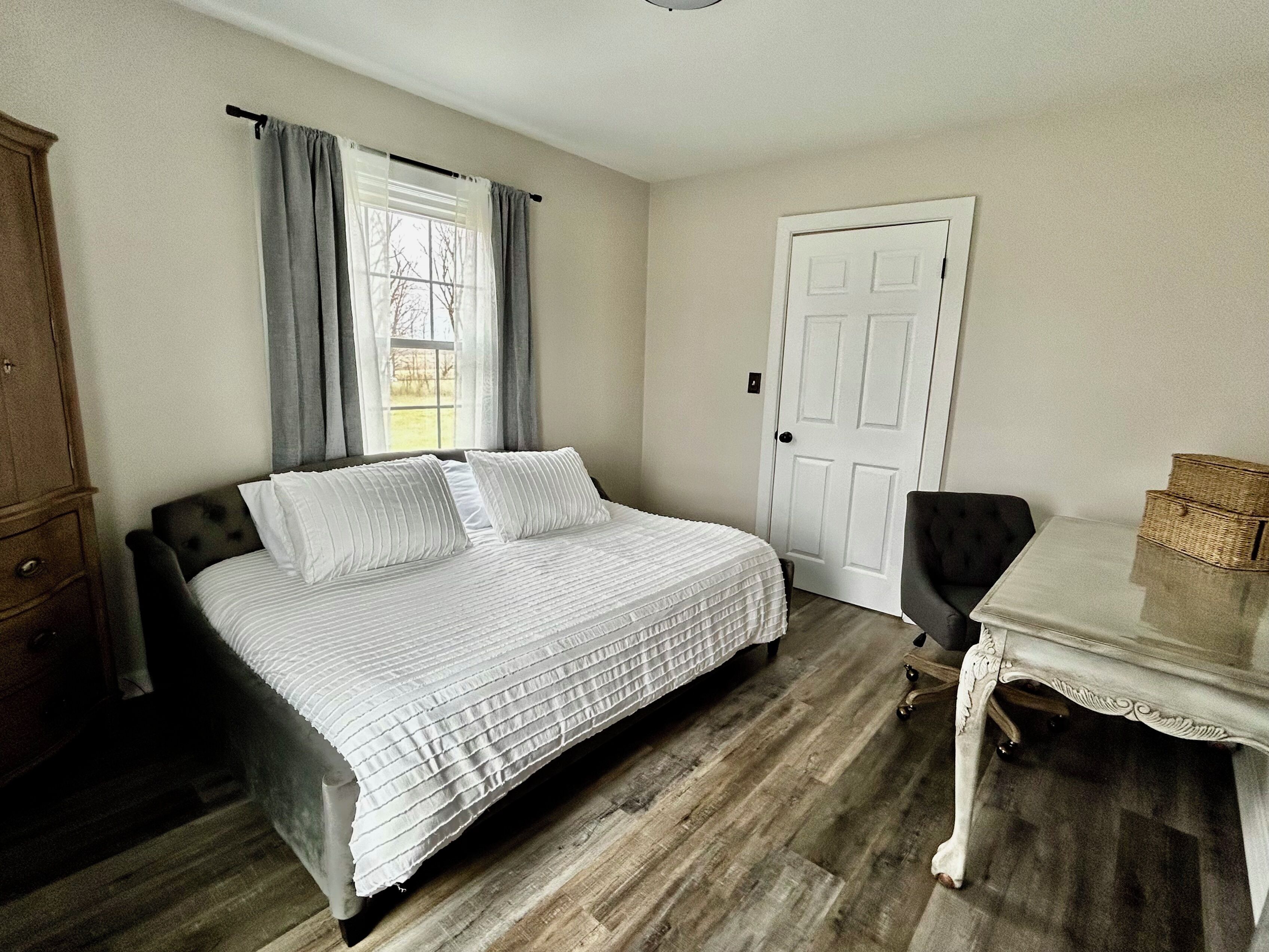 Charming 3-bedroom Pet-friendly Cottage In Lovely Georgetown W Big Fenced Yard - Georgetown, KY