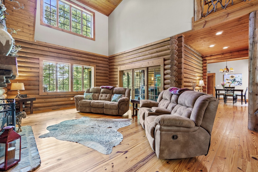 Gorgeous 4-bedroom Cabin On The Lake In Fabulous Fall Creek Falls! - Fall Creek Falls State Park, Spencer
