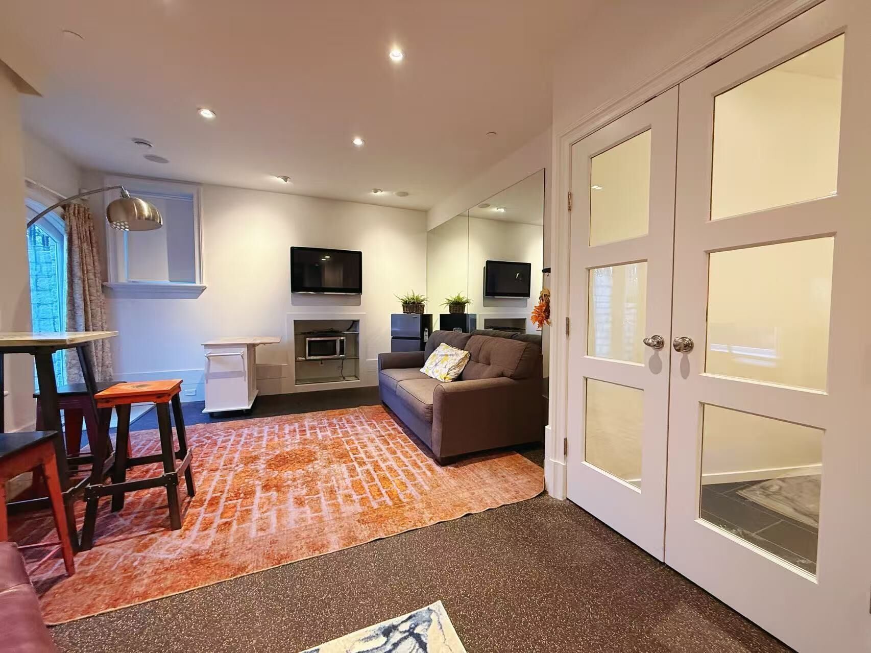 Cozy Private Beach House Suite - Grouse Mountain