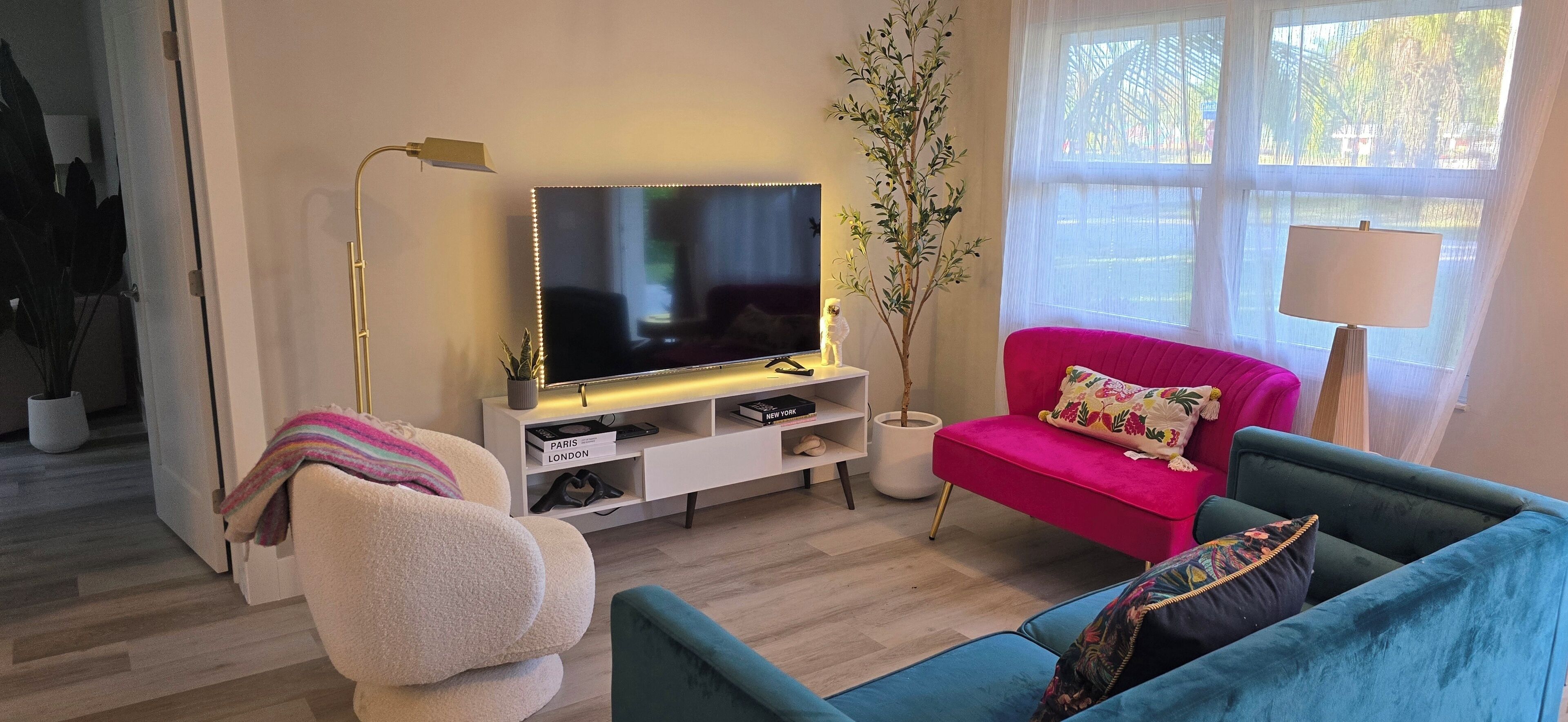 Fully Remodeled 3/2.5+ Outdr.shower, Set On A Tropical Creek In Downtown Bonita! - Bonita Springs, FL