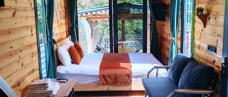 Bungalow Clássico, vista para o rio | Quartos insonorizados, ferro/tábua de engomar, Wi-fi grátis