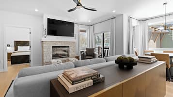 Condo (3 Bedrooms) | Fachada