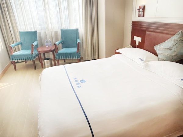 Shenzhen Xing Wei Yifeng Hotel - Shenzhen Bao'an Airport (SZX)