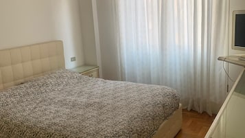 Apartamento conforto, sacada, vista para a cidade