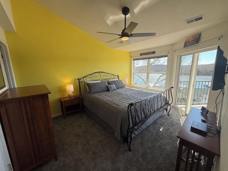 Gorgeous Views And Tranquility With Excitement Around The Corner - Camdenton, MO