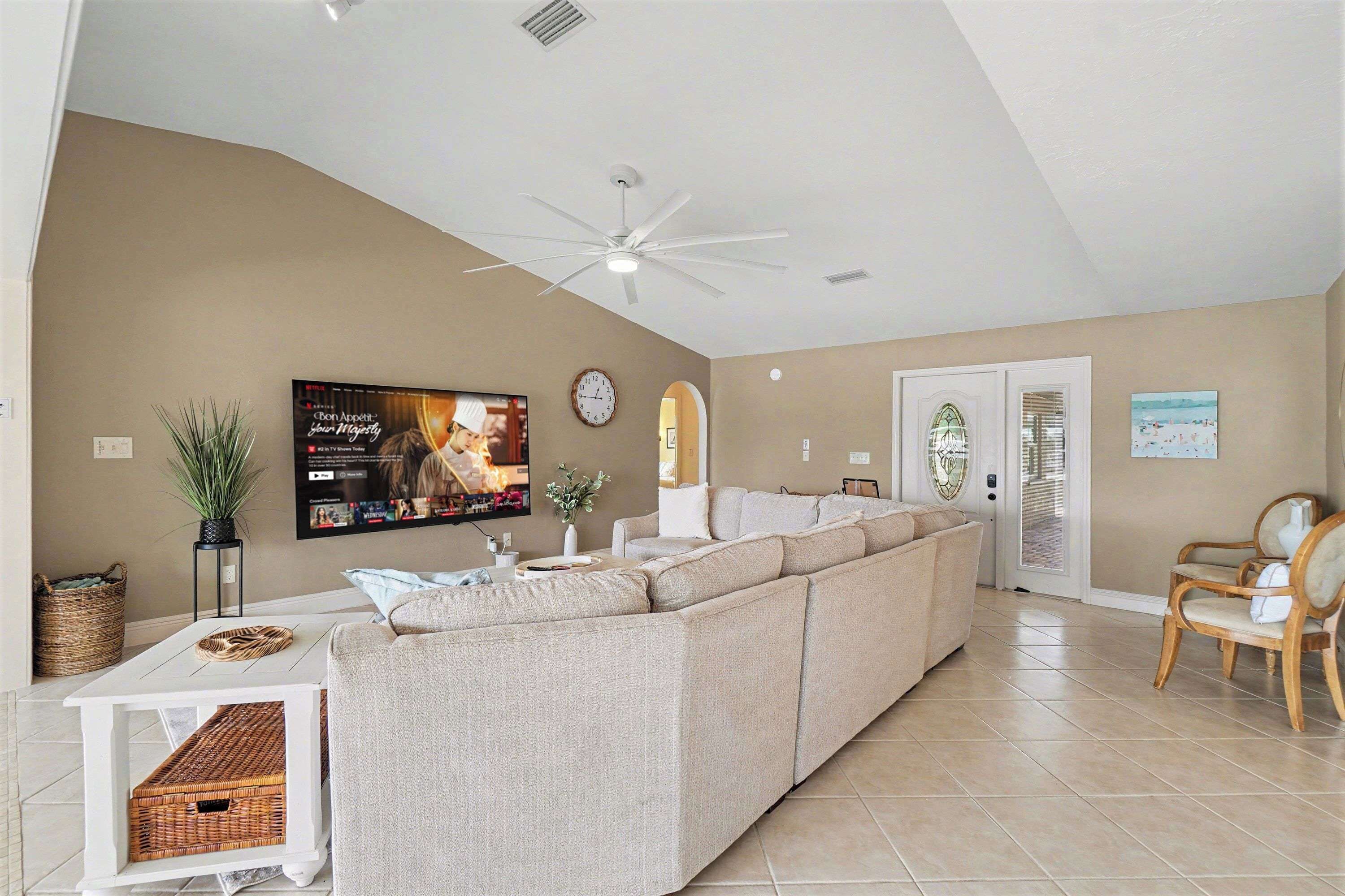 Aruba Breeze Retreat | Hot Tub & Pool Table - Lehigh Acres