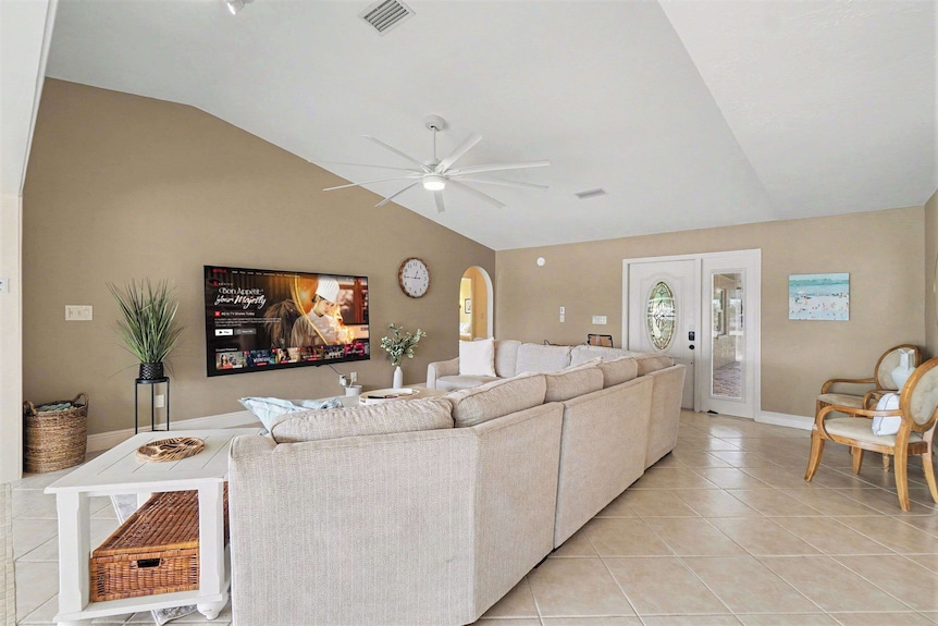 Aruba Breeze Retreat | Hot Tub & Pool Table - Lehigh Acres