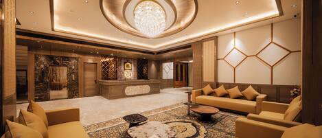 Área de estar no saguão