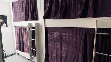 Dormitório Partilhado Standard, apenas para homens (bed in 4‑bed male dormitory)