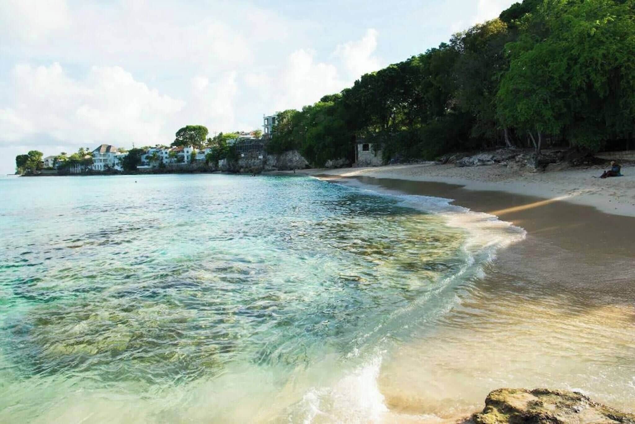 Apartamento, 3 quartos, sacada, vista para o jardim | Praia