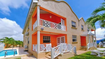 Apartamento, 2 quartos, terraço, vista para o jardim | Exterior