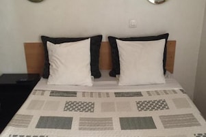 Quarto Duplo Standard | Cortinas/cortinados opacos, quartos insonorizados, Wi-fi grátis 