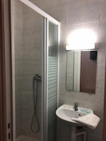 Quarto Duplo Standard | Casa de banho