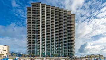 Condo, 3 quartos | Fachada