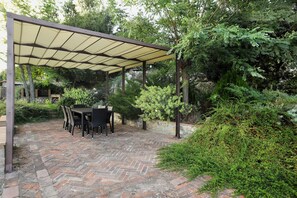 Apartamento Básico, Vista para a cidade | Refeições ao ar livre